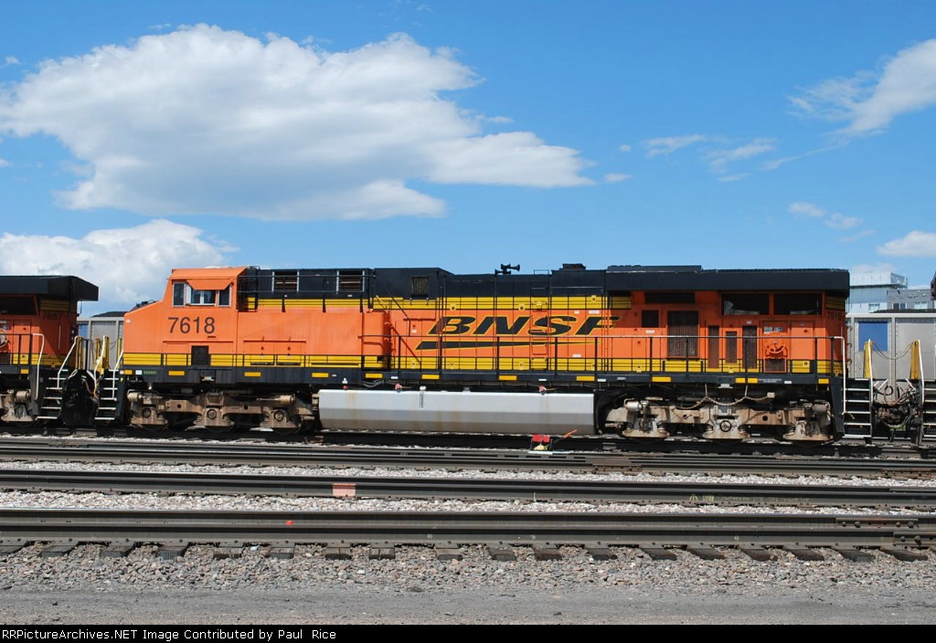 BNSF 7618